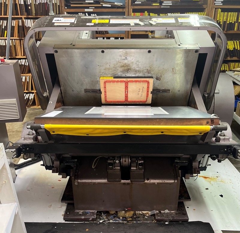 2001 Crest Clamshell Platen Press | pressXchange