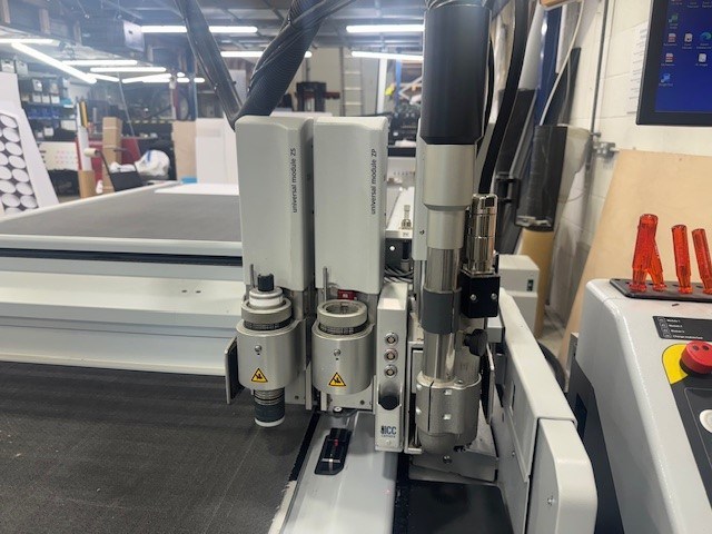 ZUND G3 L3200 FLATBED CUTTER | pressXchange