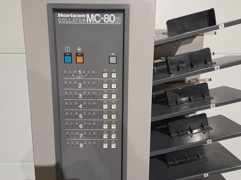 Horizon MC-80 m | collator | 8 stations | 1996 | pressXchange