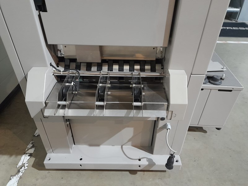 Horizon VAC-100 m | collator | 10 station | 2004 | pressXchange