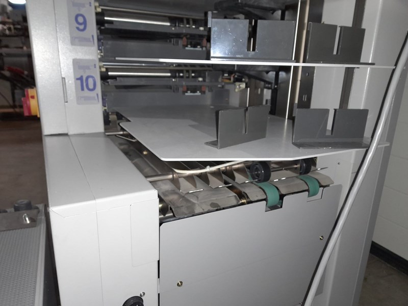 Horizon VAC-100 m | collator | 10 station | 2004 | pressXchange